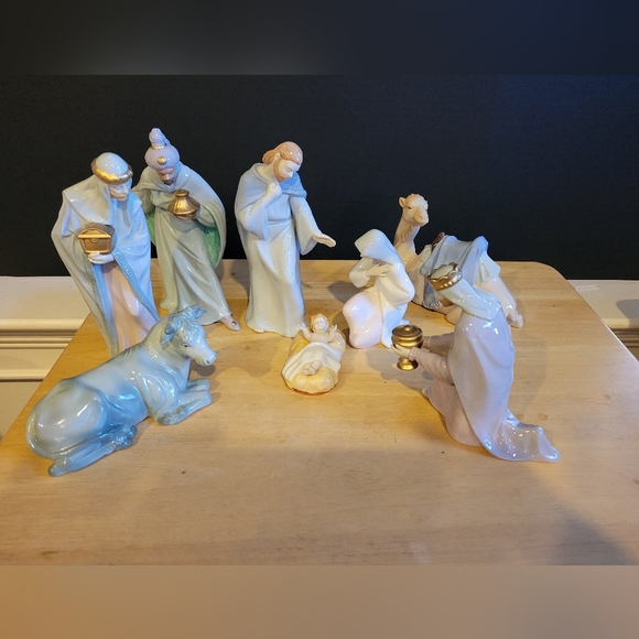 Avon | Holiday | Vintage Avon Bethlehem Nativity Collection | Poshmark